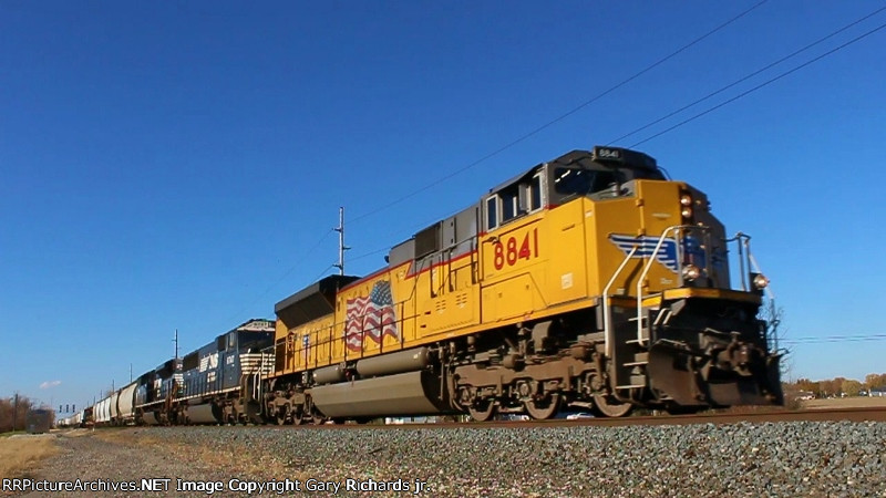 UP 8841, NS 6747, & NS 2701